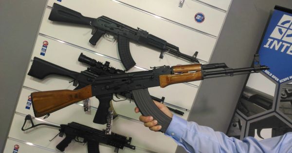 Kalashnikov rifle factory in Venezuela “according to plan” — MercoPress