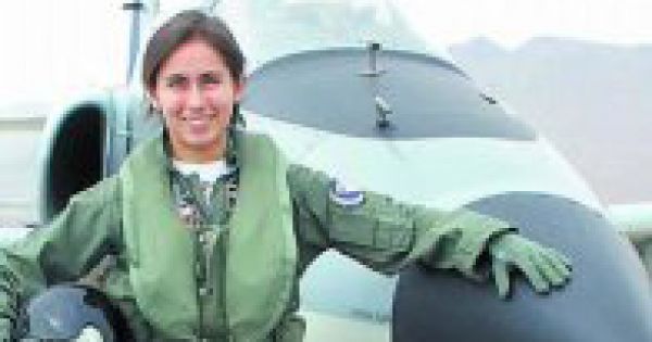 Female pilot breaks sound barrier in Chile — MercoPress