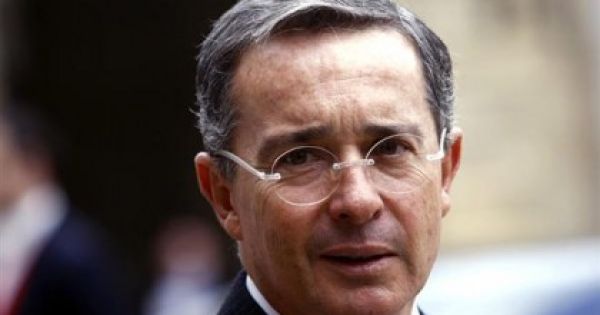 Uribe confirms Wikileaks: he was prepared to cross into Venezuela ...