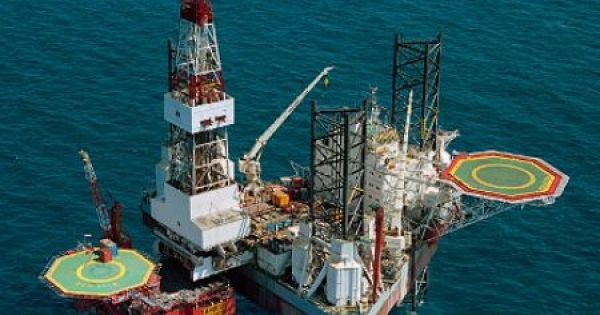 Storm sinks Russian oil drilling rig off Sakhalin in 20 minutes: 49 ...