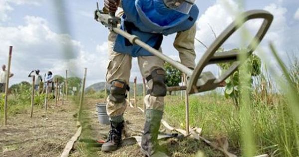 OAS/Ecuador workshop for maintenance of demining equipment used in ...