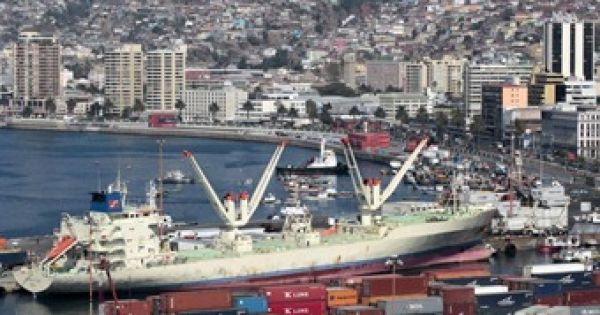 Chile's main ports remain paralyzed amid clashes with police and ...