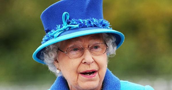 Queen Elizabeth thanks well-wishers for their 'touching messages of ...