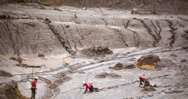 Brazil's mining disaster impacts BHP Billiton shares on fears of ...