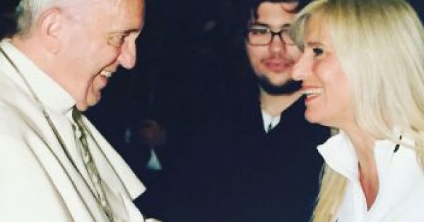 "A little piece of the Malvinas" and Falklands' berries for Pope ...