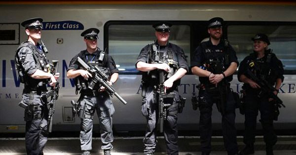 Armed police patrolling UK trains and rail network — MercoPress