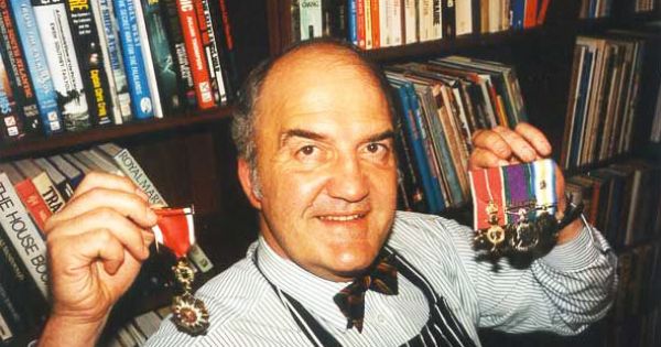 Falklands' war hero Rick Jolly, who saved hundreds of lives of British ...