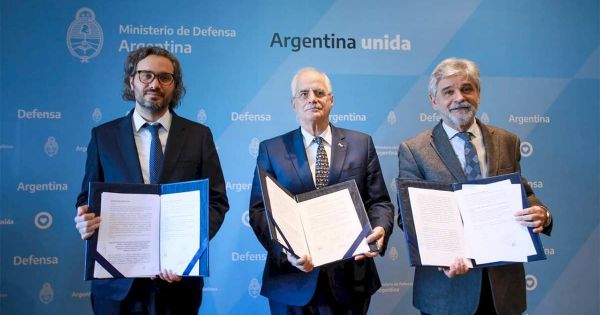 Argentina announces the construction of labs in Antarctica to reaffirm ...