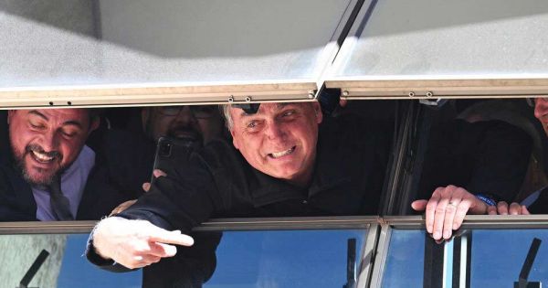 Bolsonaro returns to Brazil despite being under investigation — MercoPress